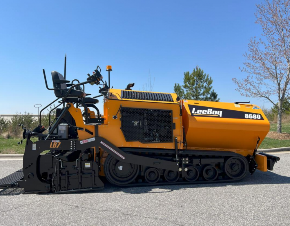 LeeBoy Introduces 8680 Asphalt Paver - Construction Equipment Jobs.com